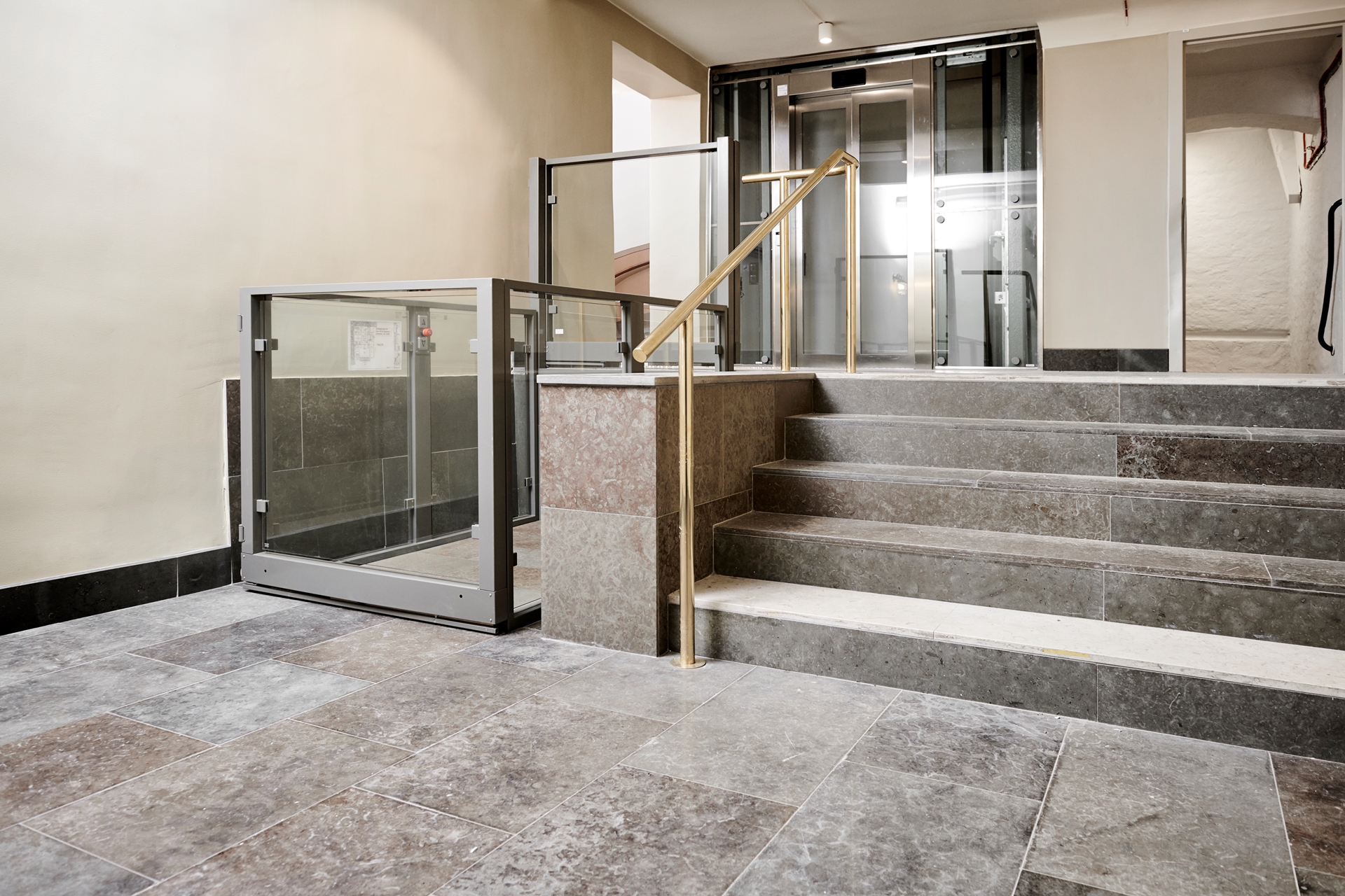 SLP model A - Platform lift - HomeCare Innovation BV